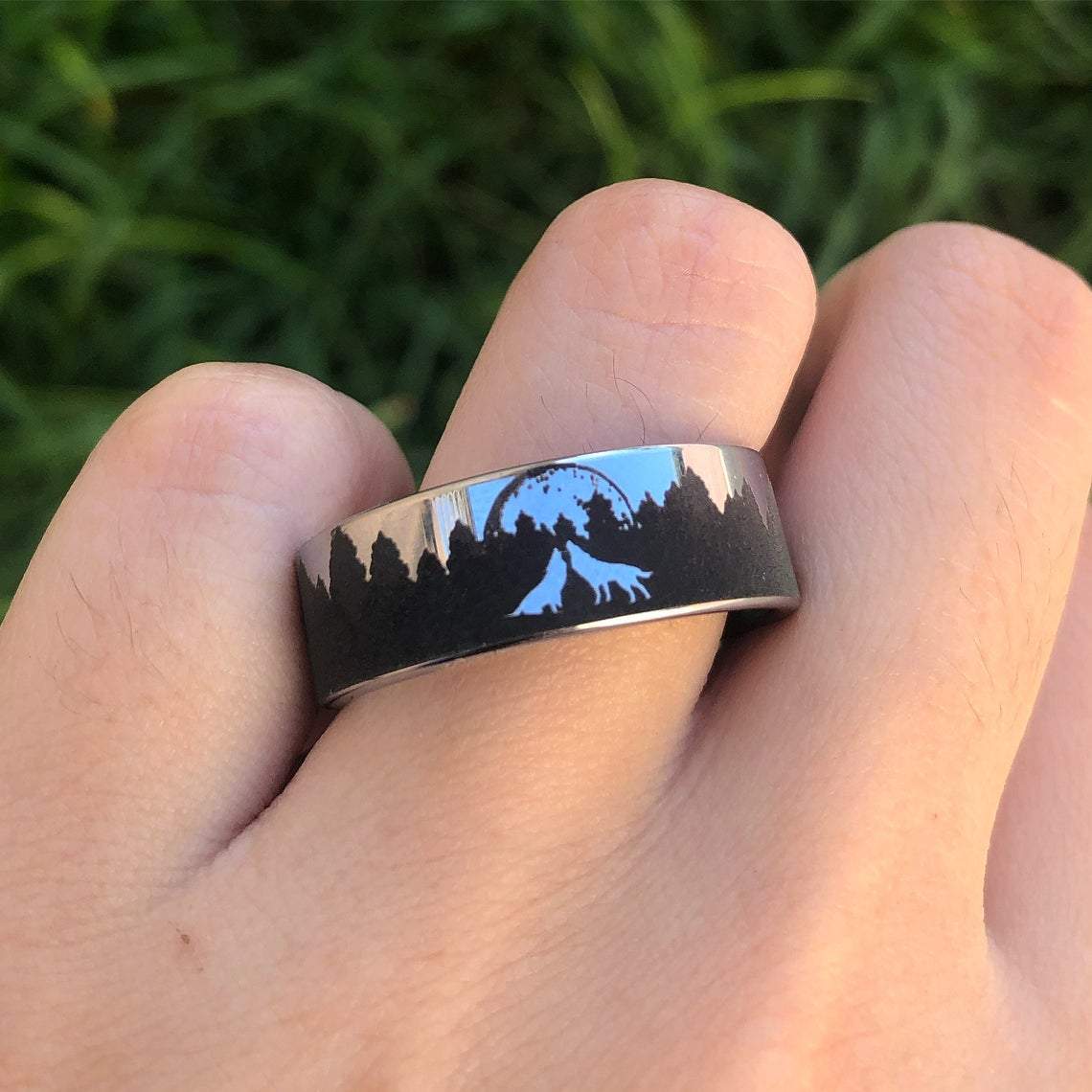 Howling Wolf Wedding Ring, Howling Wolves Engagement Ring, Wolves Wedd